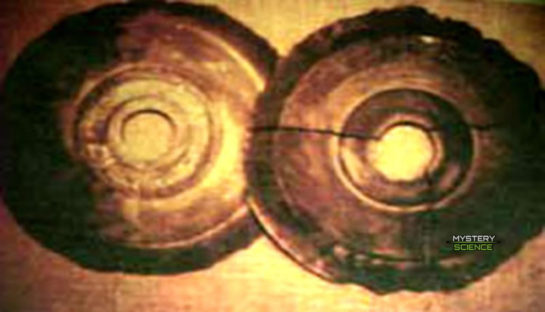 Discos de hace 10,000 años tallados con un lenguaje desconocido ...